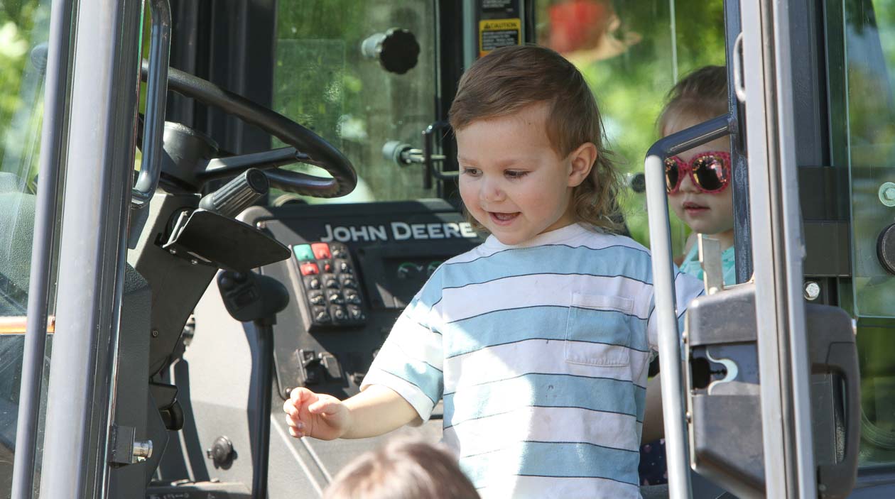 Folsom City Works Day Brings Big Crowds And Big Smiles – Folsom Times