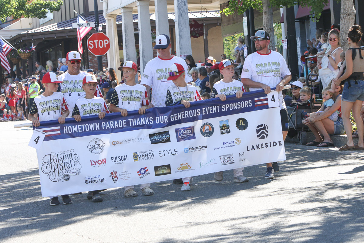 Folsom Hometown Parade Draws Huge Spirited Patriotic Crowd – Folsom Times