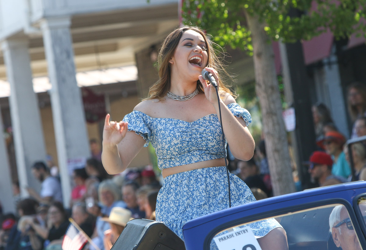 Folsom Hometown Parade Draws Huge Spirited Patriotic Crowd – Folsom Times