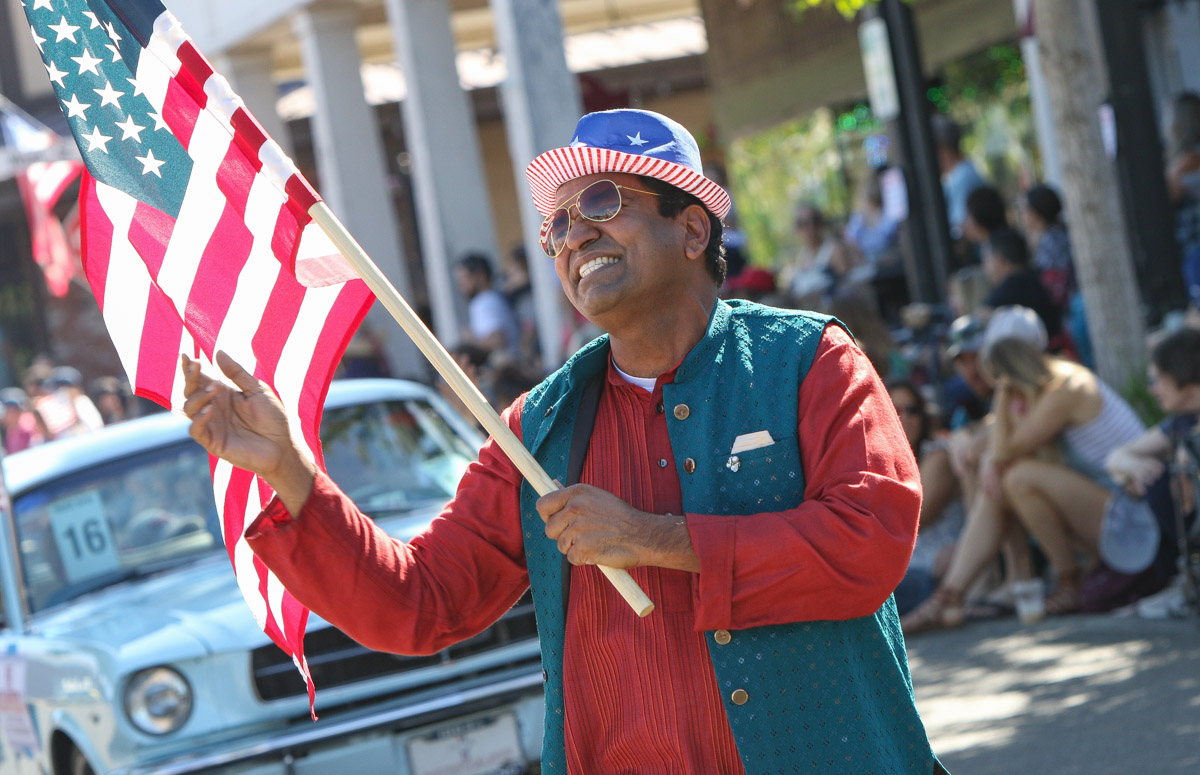Folsom Hometown Parade Draws Huge Spirited Patriotic Crowd – Folsom Times
