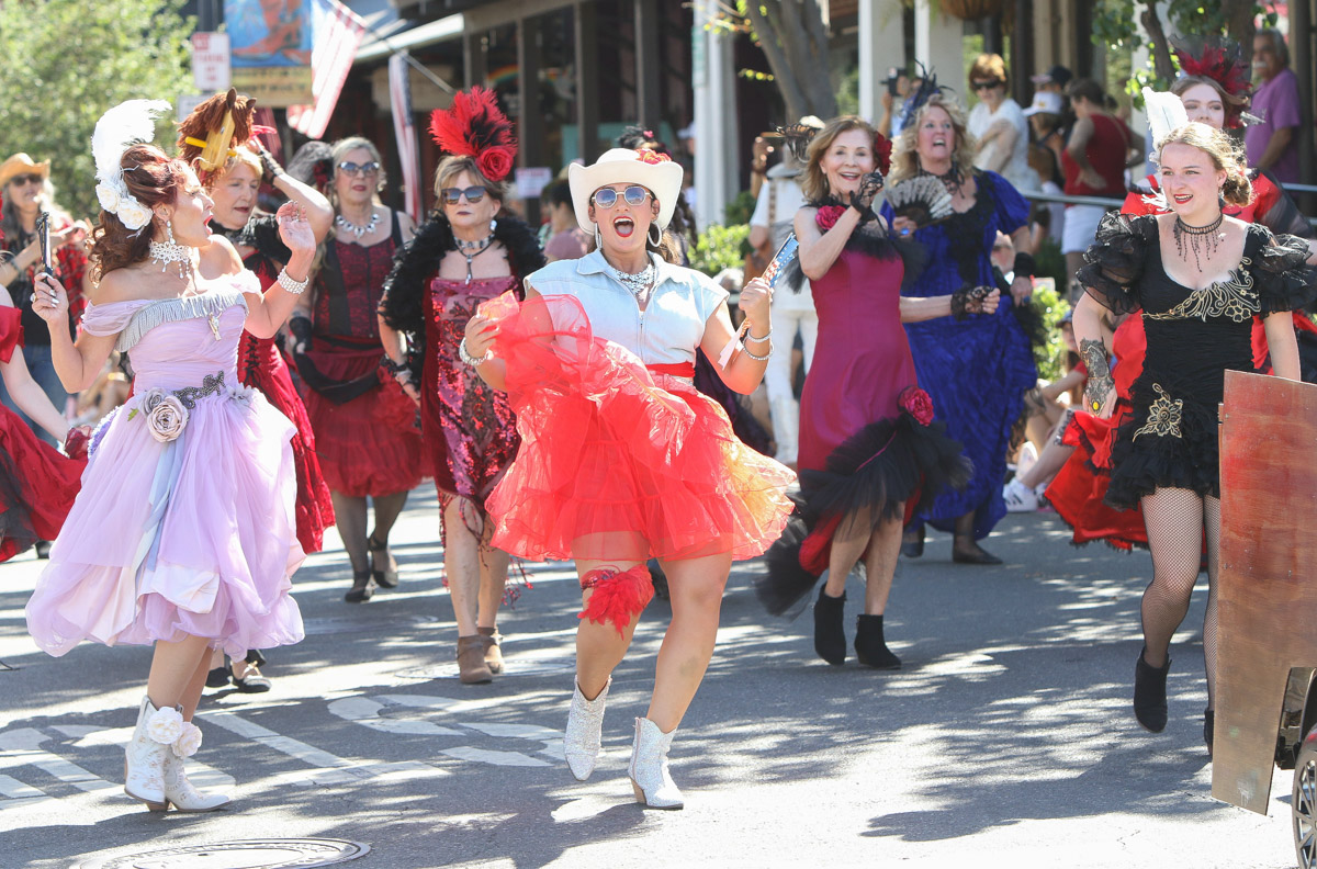 Folsom Hometown Parade Draws Huge Spirited Patriotic Crowd – Folsom Times