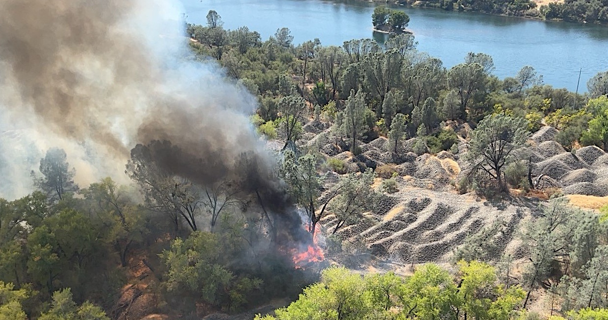 Folsom Firefighters Wrangle Tough Parkshore Blaze – Folsom Times